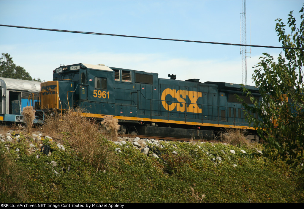 CSXT 5961 working.